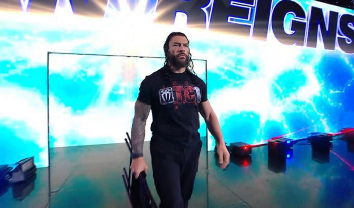 Roman Reigns Returns To WWE On RAW - Reunites With The Usos, Identities ...