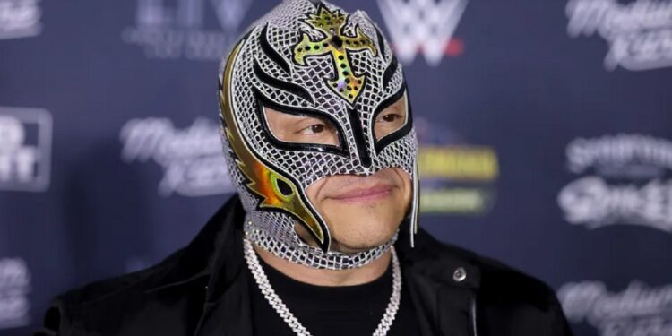 Unmasked Photo Of Rey Mysterio Traveling To Saudi Arabia For WWE Royal ...