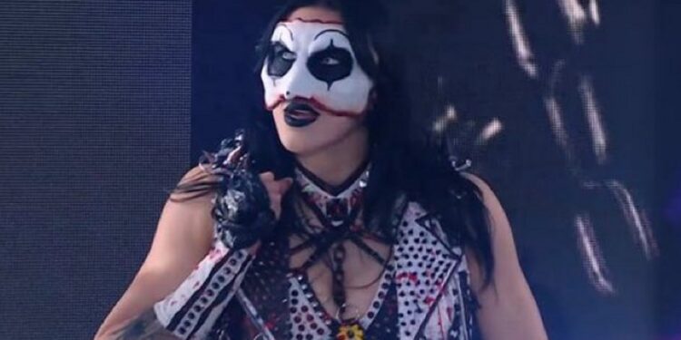 AJ Lee Secures Win For Her Team In Women's WarGames Match At WWE Survivor Series, Note On Rhea ...